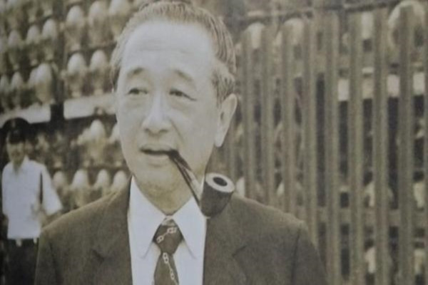 Profil Tirto Utomo, Pendiri AQUA yang Pernah jadi Wartawan