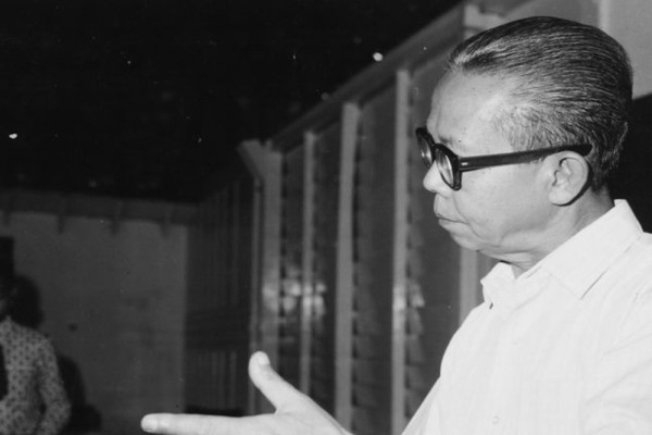 Mengenal Sosok Daeng Soetigna, Pencipta Alat Musik Angklung yang Kini ...