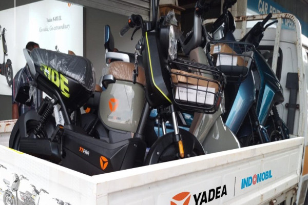 Sepeda dan Motor Listrik Yadea Besutan Indomobil Mulai Dikirim ke Konsumen