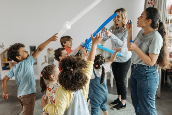 8 Contoh Ice Breaking Lucu yang Dapat Mencairkan Suasana