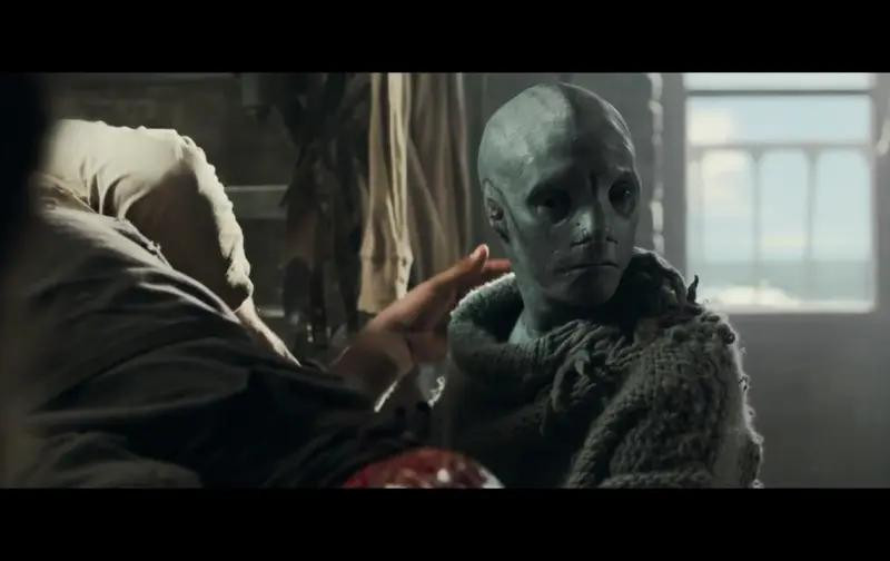 Sinopsis Film Cold Skin, Makhluk Aneh Di Pulau Antartika yang Tayang ...