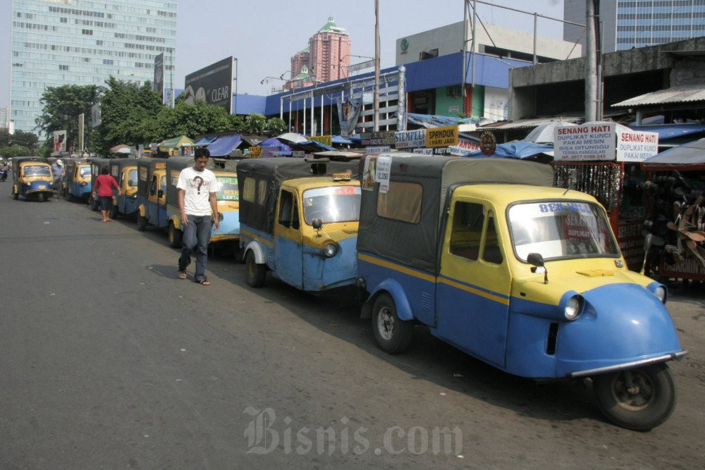 Potret Metamorfosis Angkutan Massal Jakarta Dalam 4 Dekade