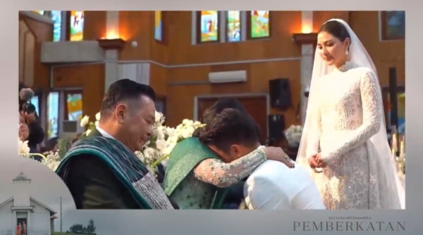 Ini Foto Air Mata Bahagia di Pernikahan Yakup Hasibuan dan Jessica Mila