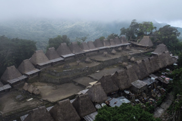 Bertahan Puluhan Tahun, Kini Kampung Adat Bena Mulai Bertransformasi ...