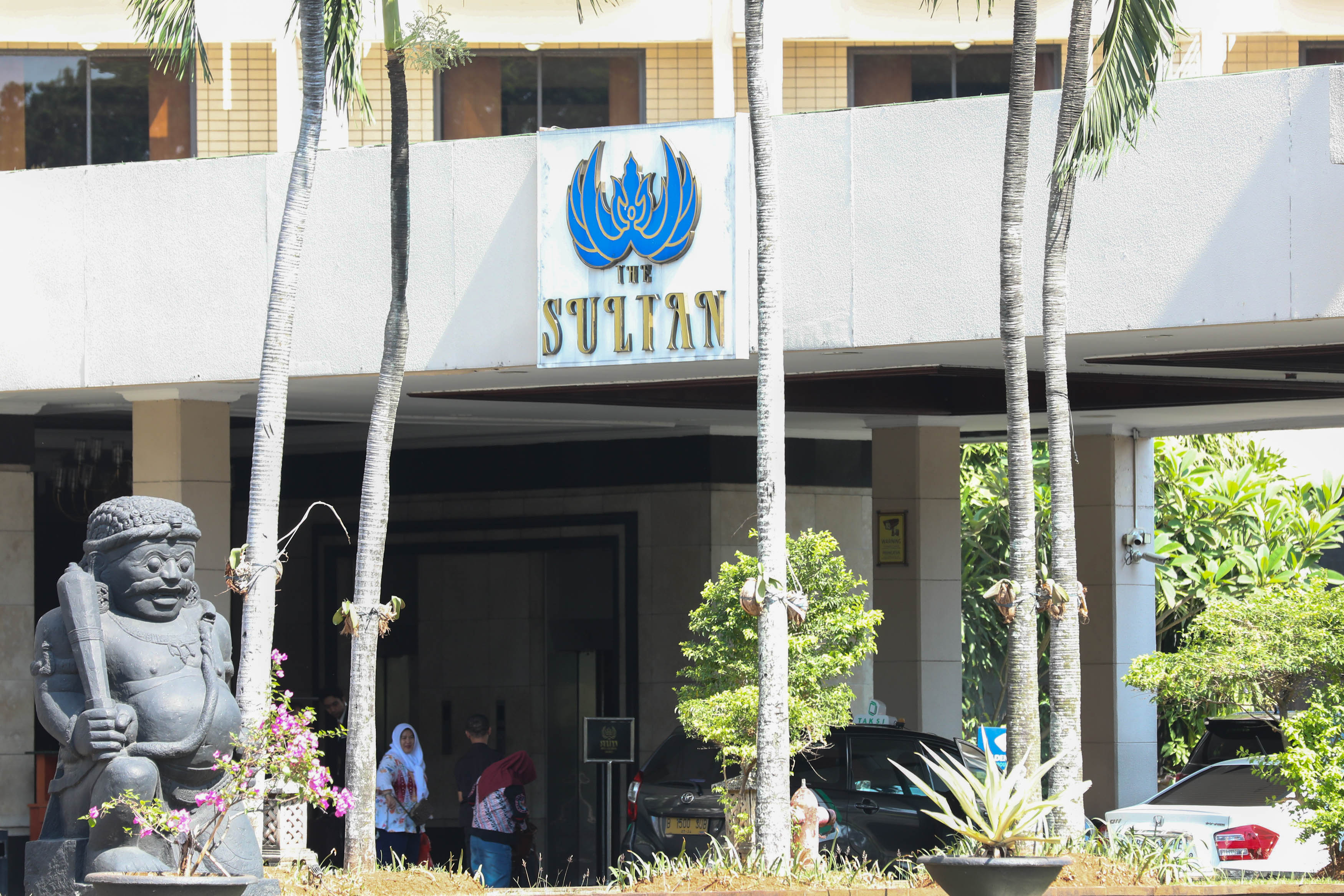 Kehendak Pontjo Sutowo dan Supremasi Negara di Hotel Sultan