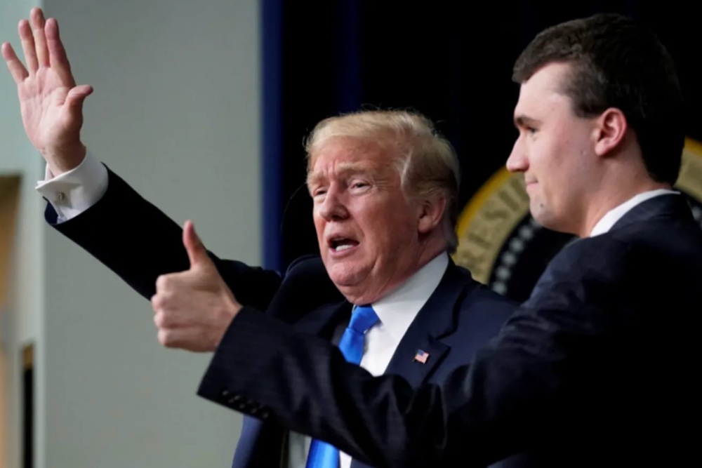 Profil Charlie Kirk, Pendukung Donald Trump yang Tewas Ditembak di ...